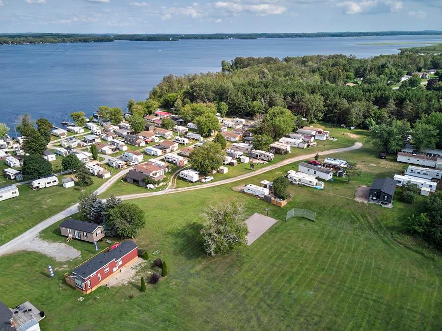 Lilac Lodge Trailer Park - Trailer Parks Canada